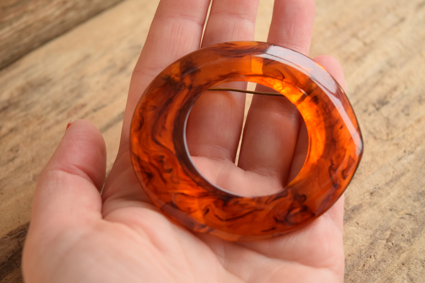 Vintage Modernist Round Bakelite Brooch – YournNonce