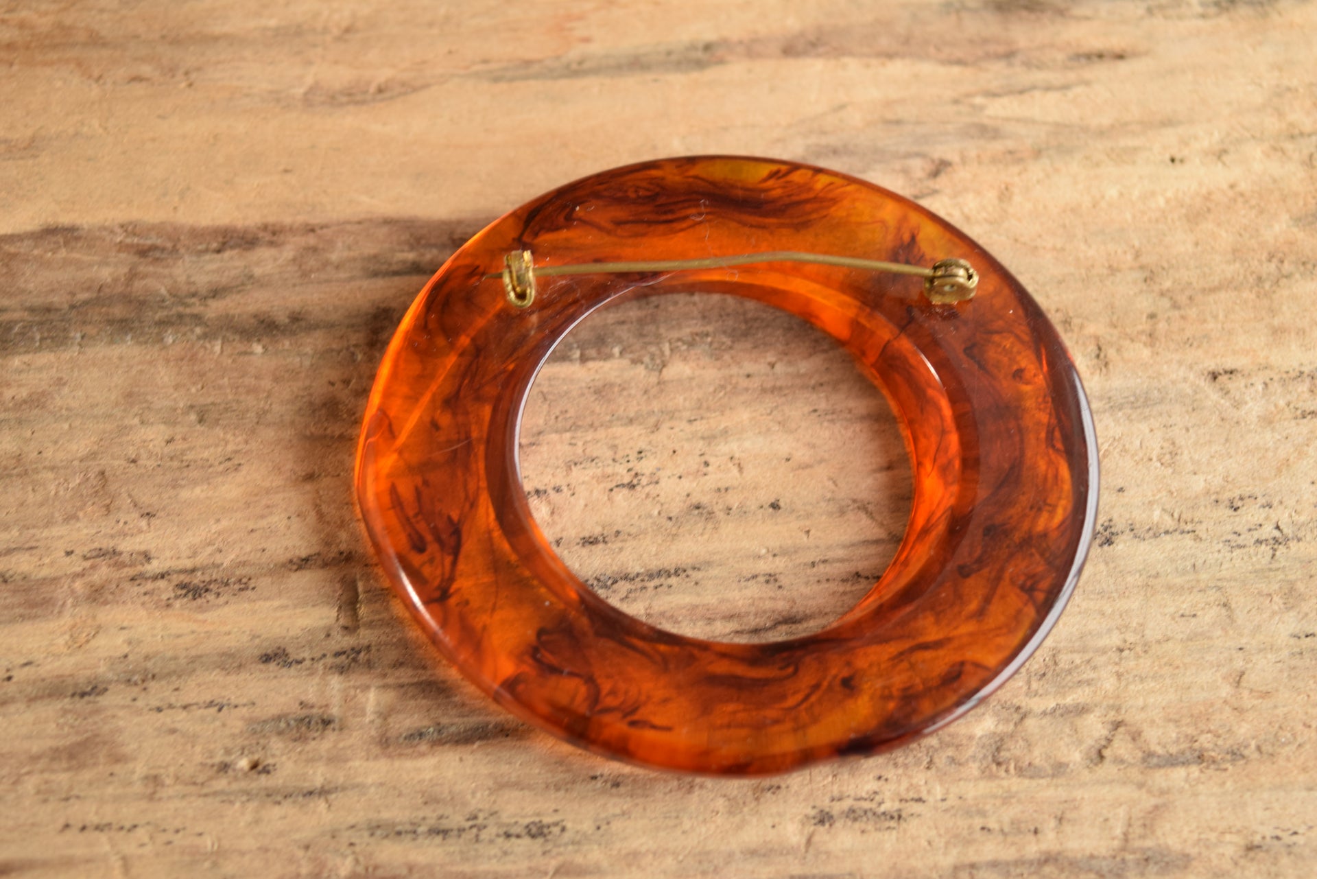 Vintage Modernist Round Bakelite Brooch – YournNonce