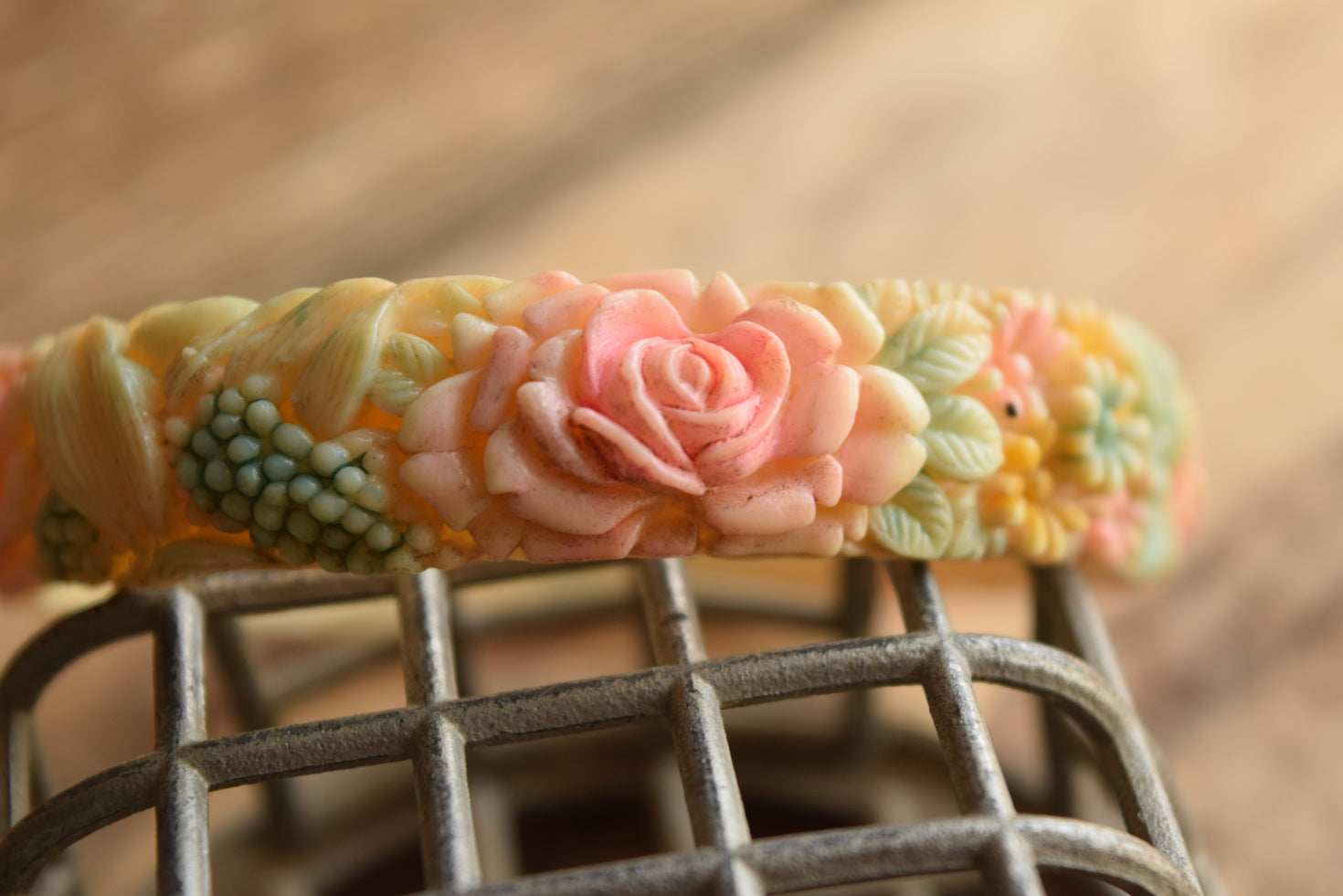 Vintage Floral Celluloid Bangle Bracelet - 1930's 1940's – YournNonce