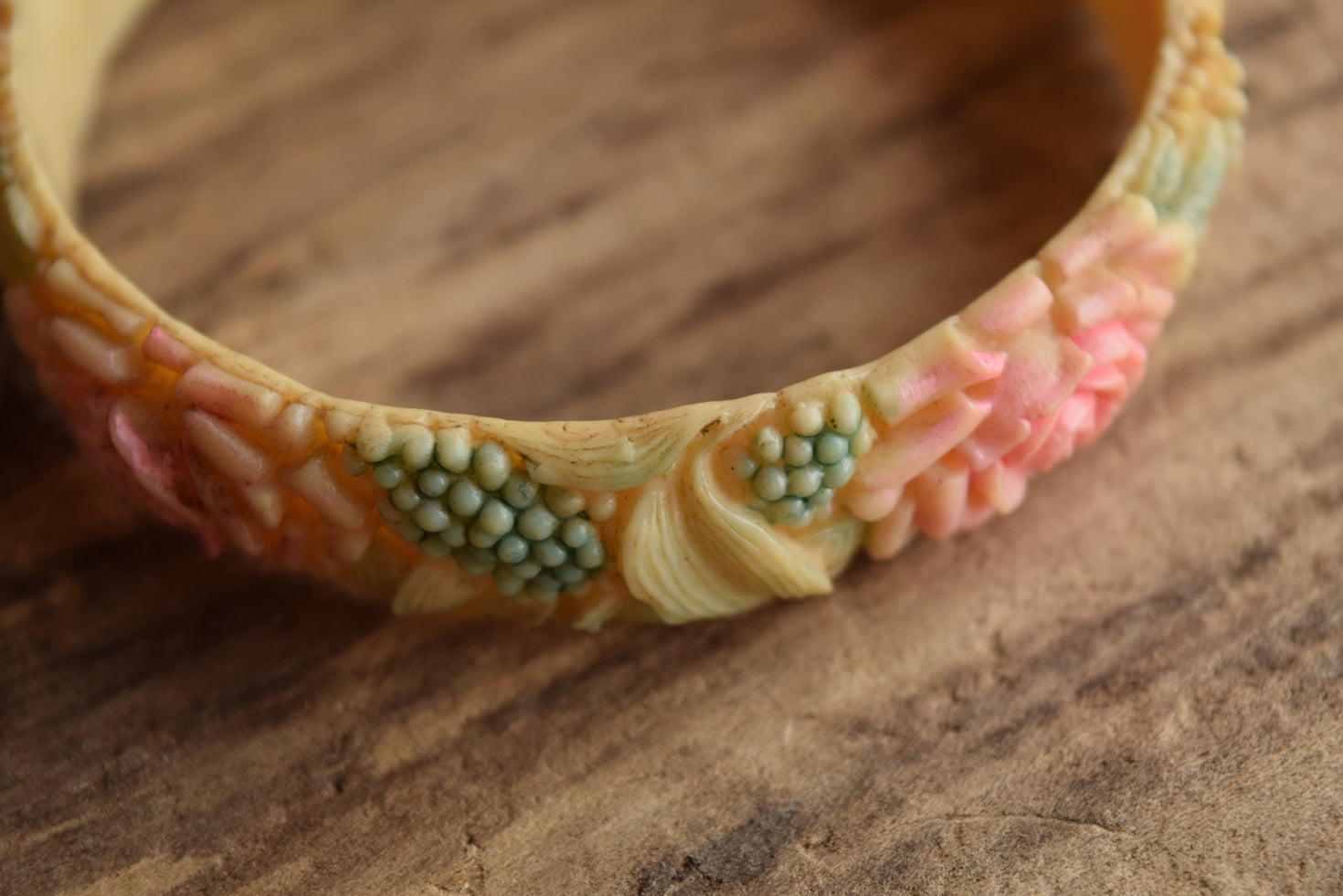 Vintage Floral Celluloid Bangle Bracelet - 1930's 1940's – YournNonce